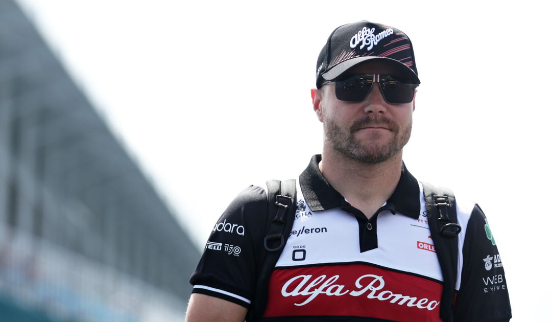 📸🍑 | Valtteri BottASS zwemt in z'n blote reet in mooi natuurgebied in ...