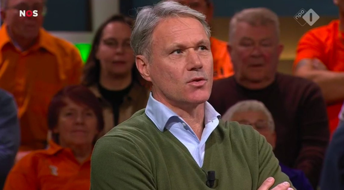 Marco van Basten vuurt terug op captain Van Dijk: 'Hij regelt toch niks ...