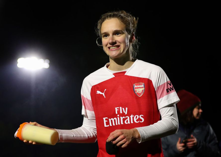 Goalgetter Miedema verovert plekje in team van het jaar in Engeland ...