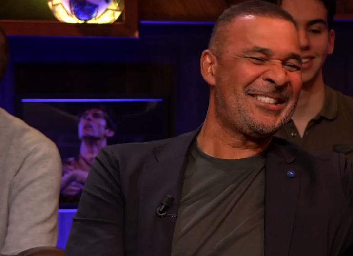 🤣📰 | Ruud Gullit lacht om tattoo Quilindschy Hartman: 'Klap met natte ...