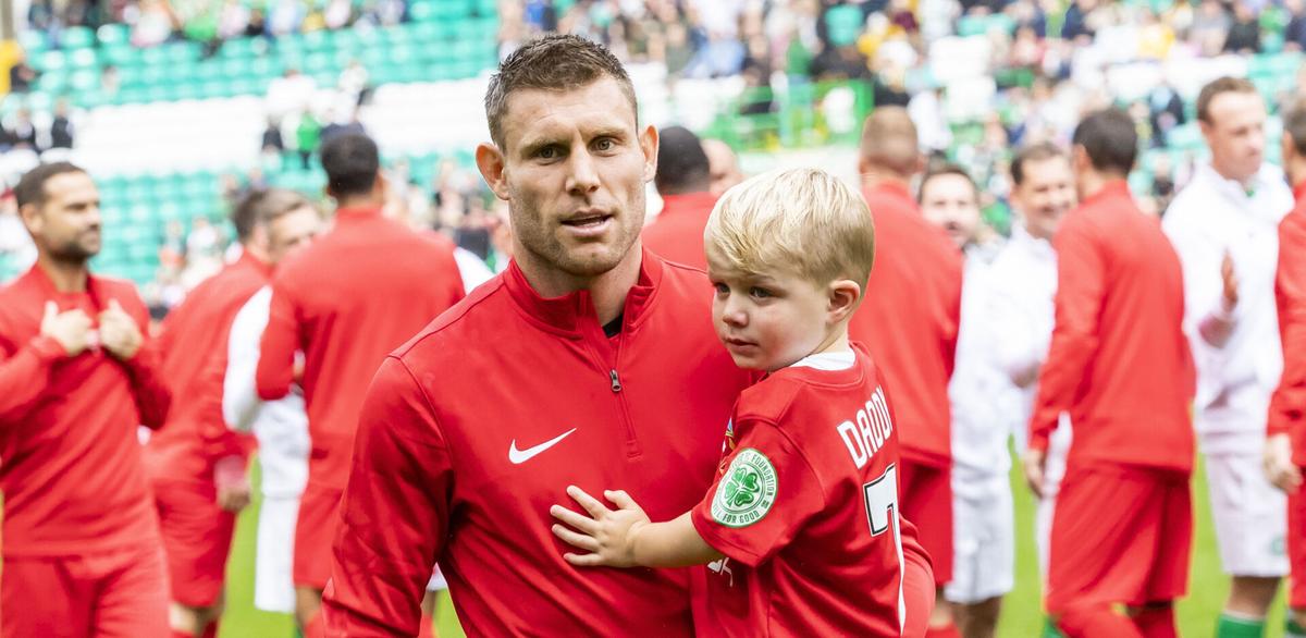 Fun fact: James Milner spreekt alleen Spaans tegen zijn kinderen ...