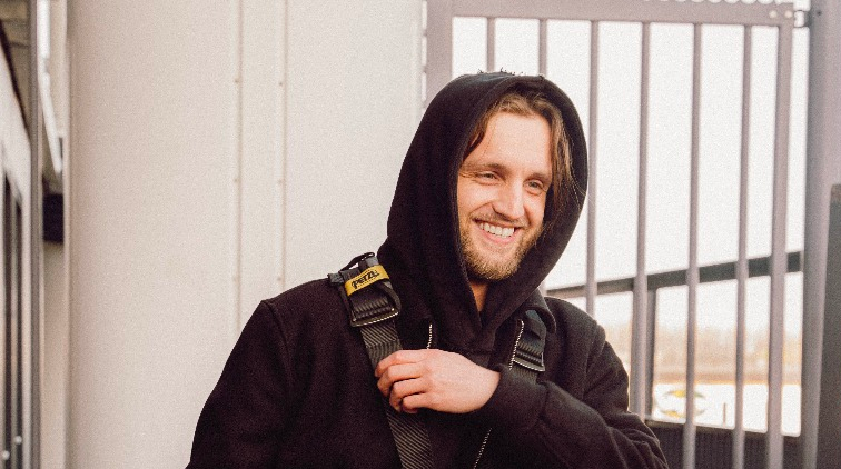 Nummer van Rotterdamse rappers over Feyenoord hoogste binnenkomer in ...