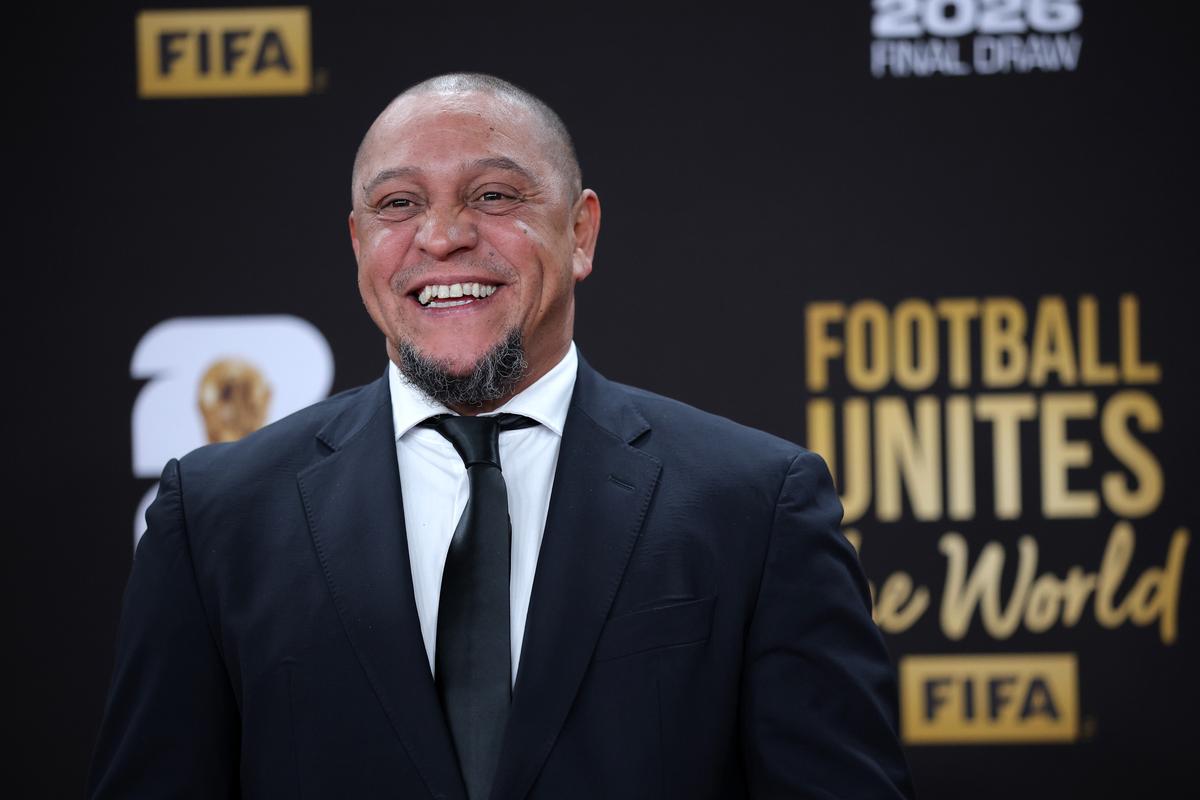 Voetballegende Roberto Carlos ontkent hartaanval na verontrustend ...