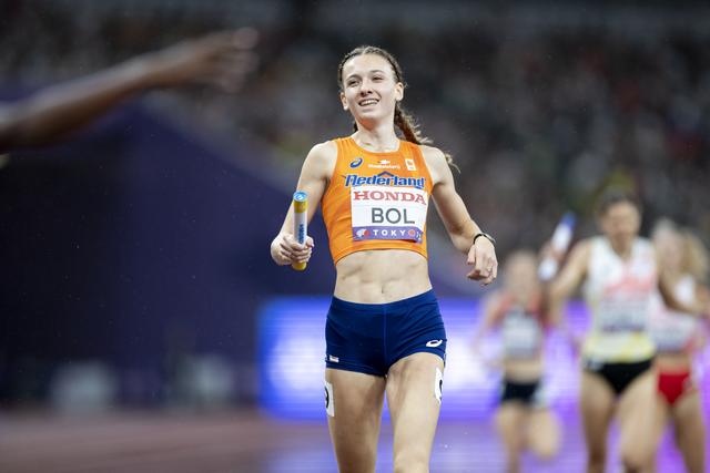 Nederlandse sportsterren Femke Broeders-Bol en Femke Kok duiken samen ...