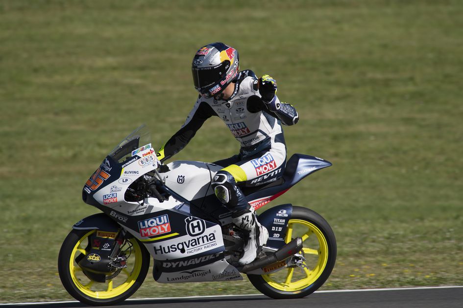 Nederlands toptalent Collin Veijer knap tweede in Moto3, Bagnaia grijpt ...