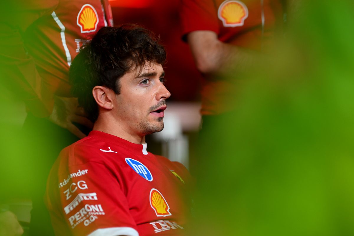 F1-coureur Charles Leclerc gooit zijn frustraties eruit: 'Dat hoort niet bij Ferrari ...