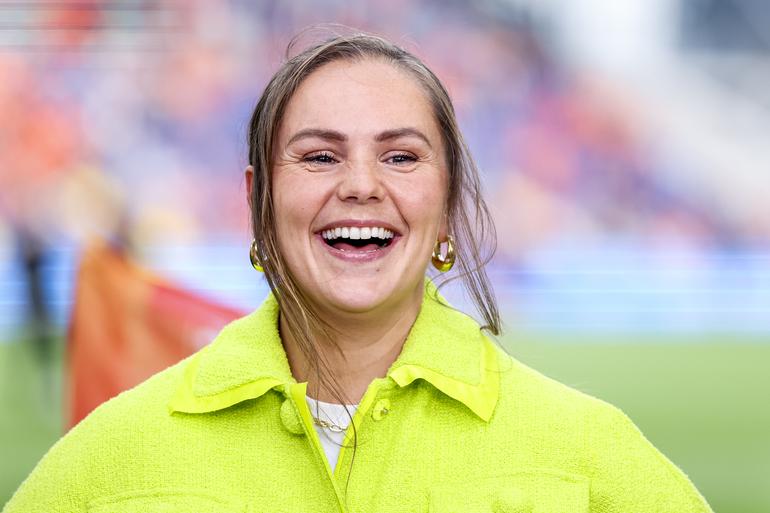 Ex-topvoetbalster Lieke Martens (33) deelt prachtig nieuws met gezin ...