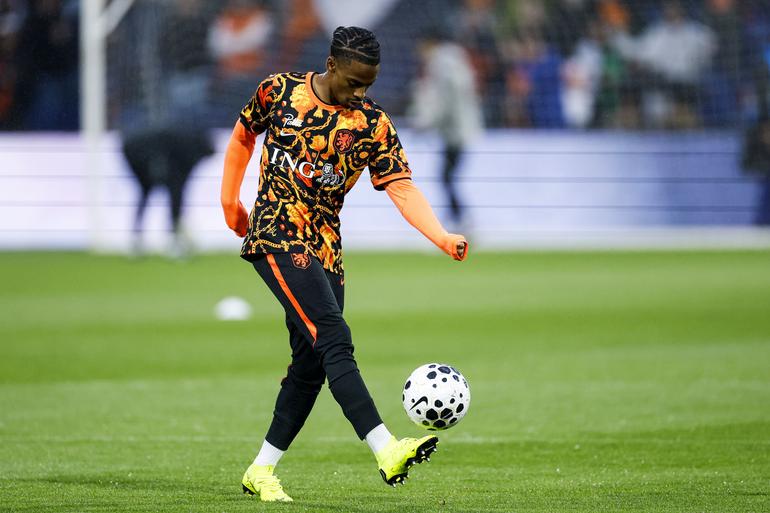 Live | Oranje met basisdebutant Summerville begonnen aan ...
