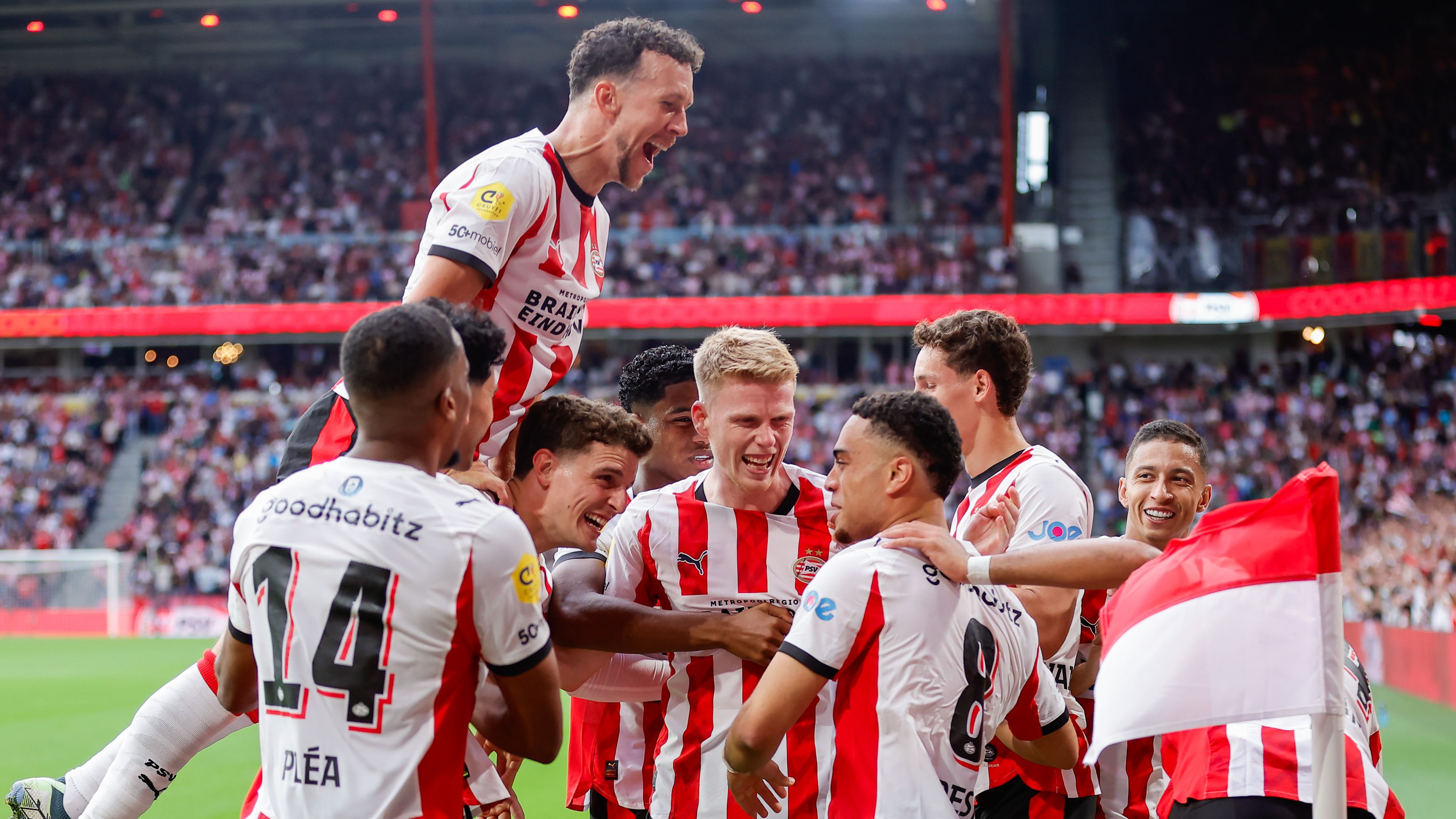 Go Ahead Eagles in tranen na drama in Eindhoven: PSV wint Johan Cruijff Schaal na laat doelpunt ...