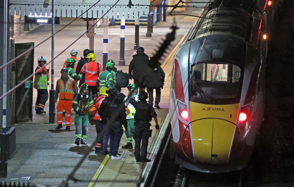 Engelse voetballer (22) slachtoffer van massale steekpartij in trein ...