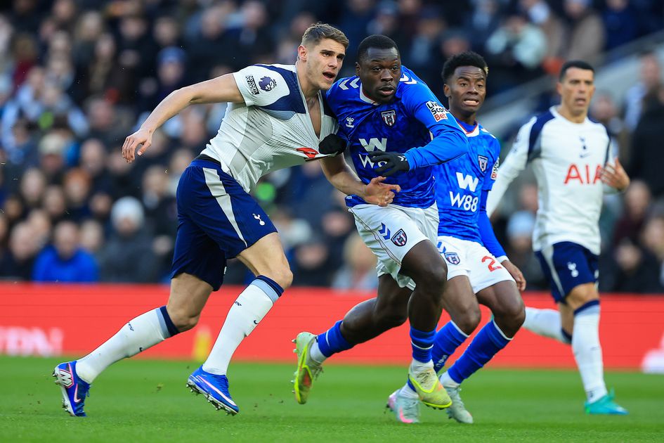 Nederlandse hoofdrollen voor Micky van de Ven en Brian Brobbey in zinderend duel | Sportnieuws.nl