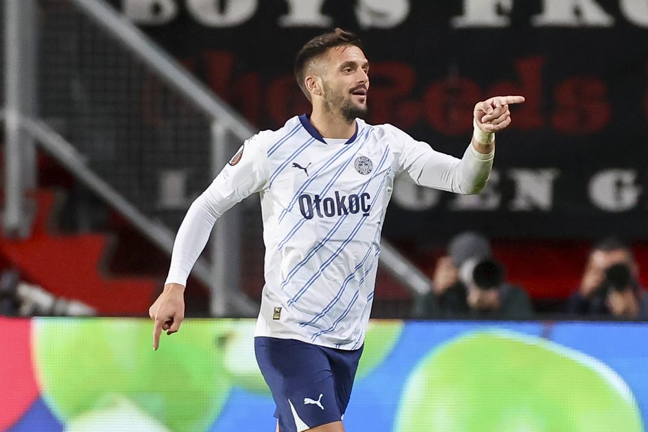 Dusan Tadic haalt zijn gram bij fluitende FC Twente-fans: 'Dat moeten ...