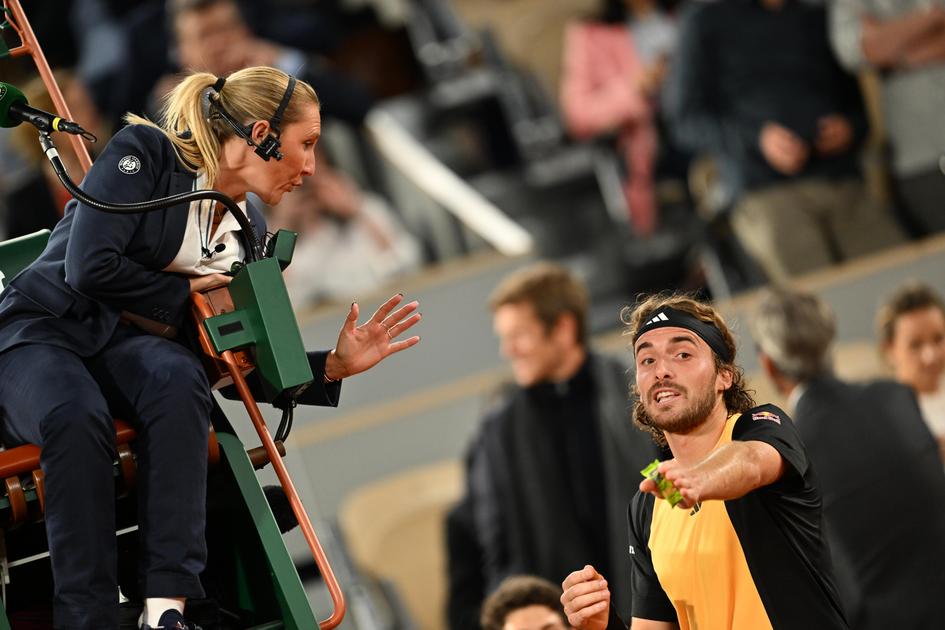 'Een milliseconde voordat ik sla': Stefanos Tsitsipas moppert over ...