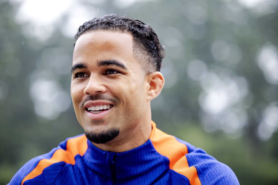 Zenuwachtige Justin Kluivert is verliefd, zeker na 'mooiste vakantie ...