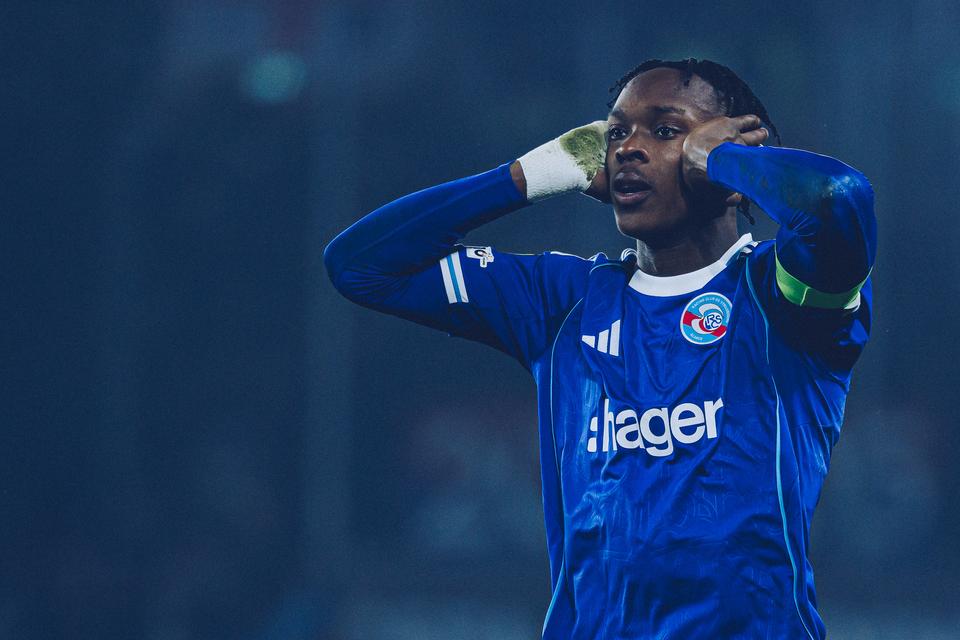 Bijzondere situatie voor Oranje-debutant Emmanuel Emegha bij ...