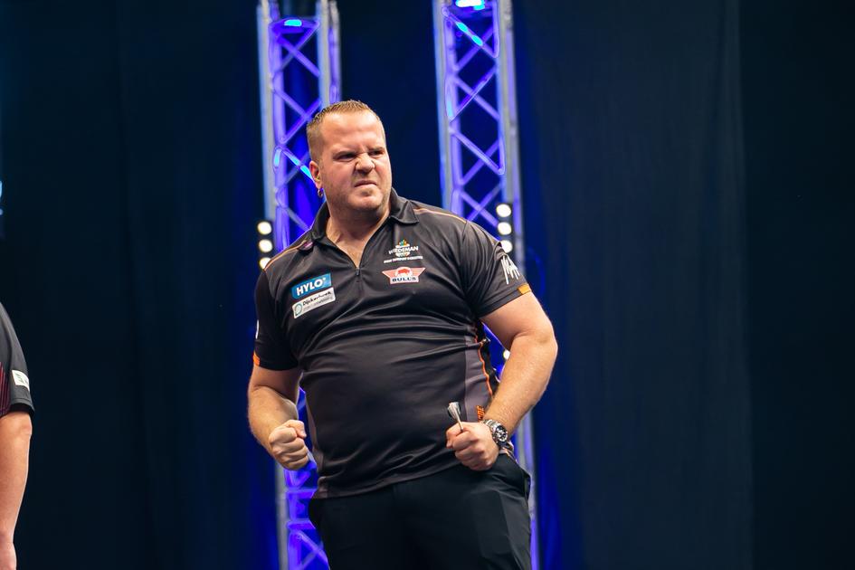 'Alarmbellen gingen af' bij topdarter Dirk van Duijvenbode na ...