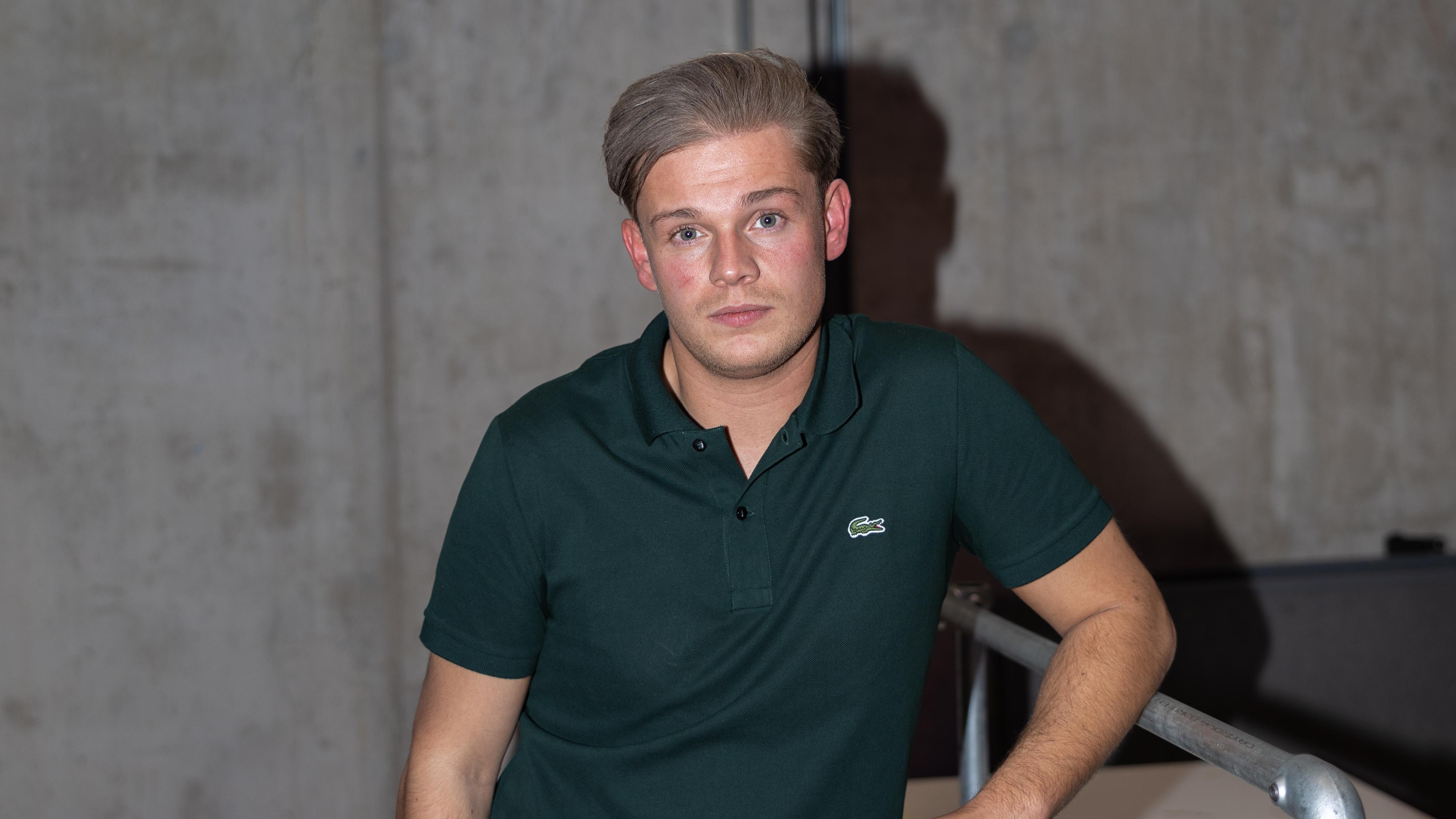 Veelbesproken influencer 'total loss' afgevoerd na bokspartij: 'Ik heb ...