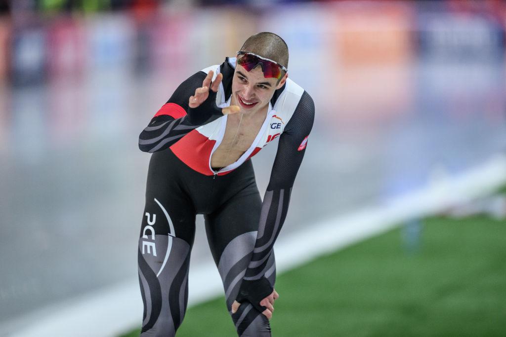 'Onbekende' schaatser (22) zorgt voor enorme verbazing met waanzinnig ...