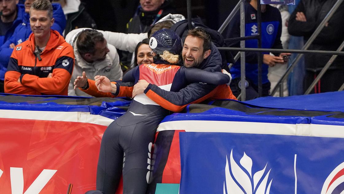 Nederlandse shorttrackers staan opgefokt aan de start in Tilburg ...