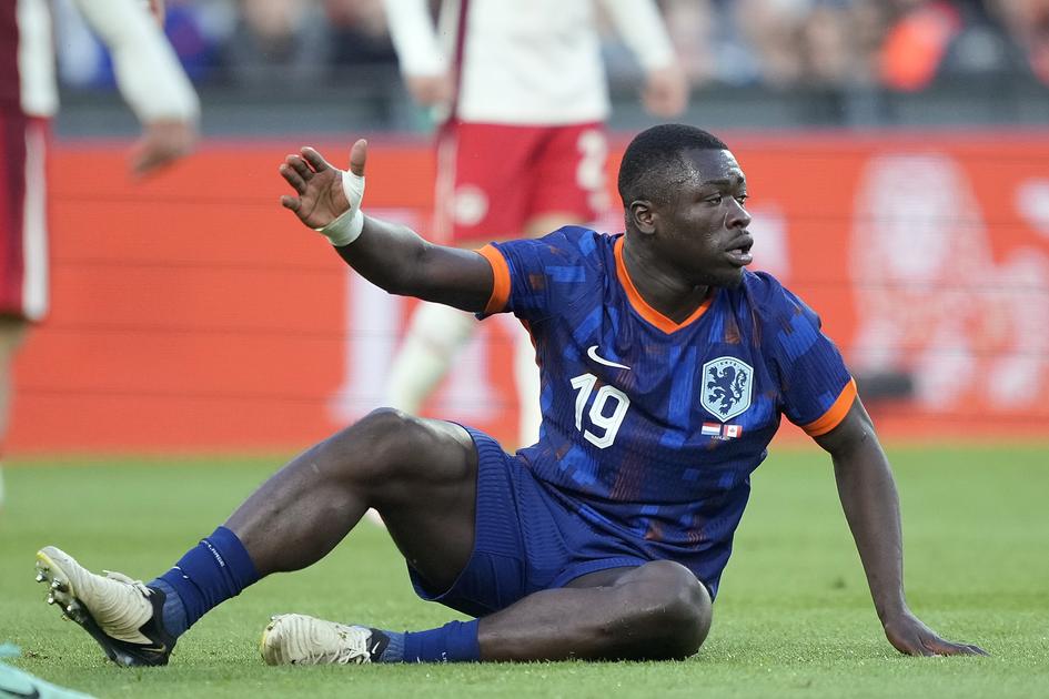Dit zijn de rapportcijfers bij Oranje: Brian Brobbey worstelt verder ...