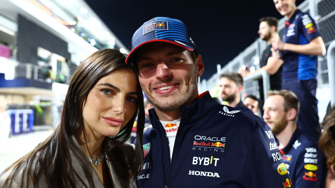 Kelly Piquet deelt intieme beelden en looft geliefde Max Verstappen op bijzondere dag: 'Beste ...