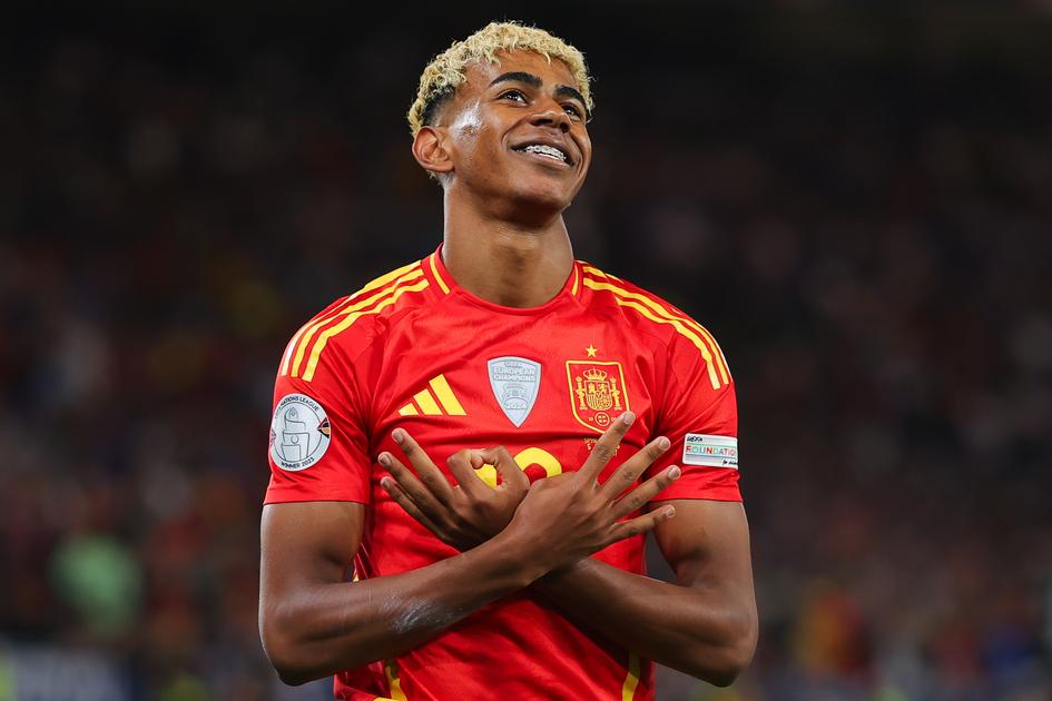 Topvoetballer Lamine Yamal pakt flink uit met losbandig ...