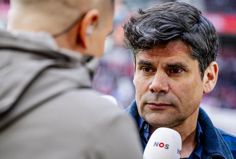NOS-icoon verlaat WK voetbal tijdelijk vanwege 'privéomstandigheden ...