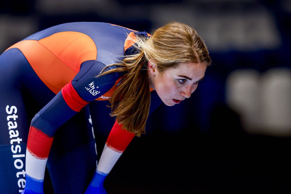 Live EK afstanden | Sanne in 't Hof, Eline Vijn en Kim Talsma trappen ...