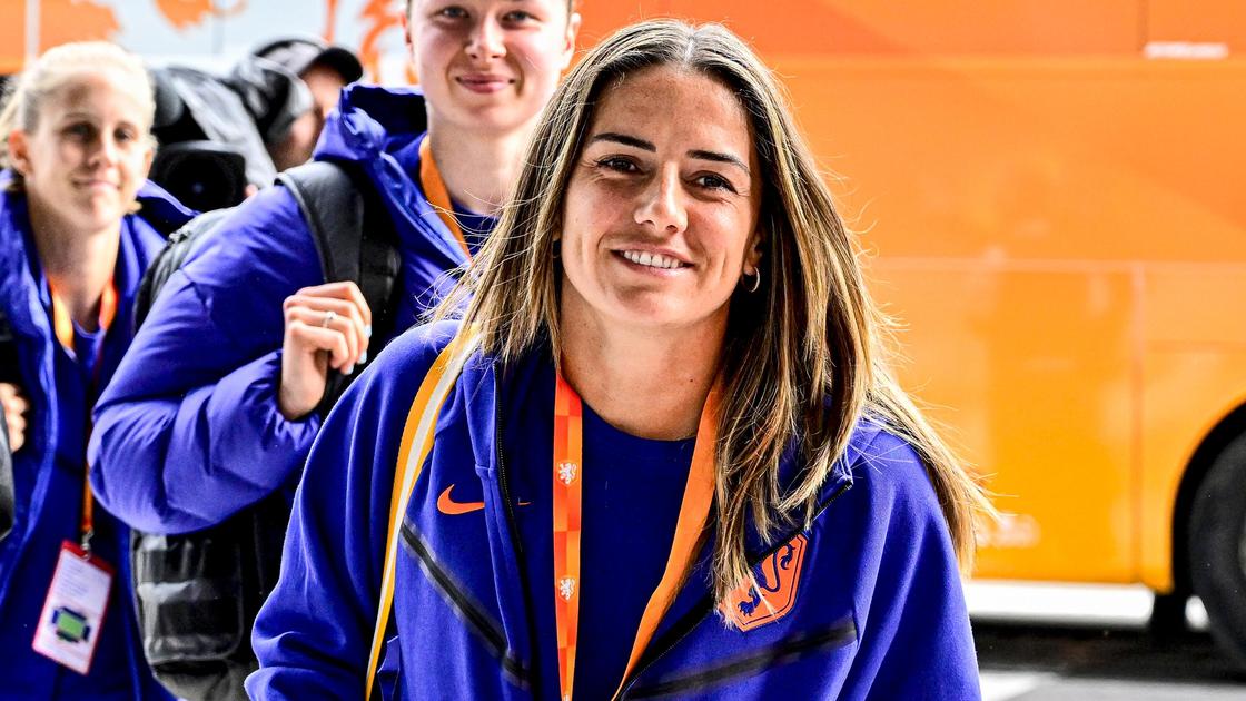 Oranje Leeuwin Daniëlle van de Donk trouwt vlak voor EK met teamgenote ...
