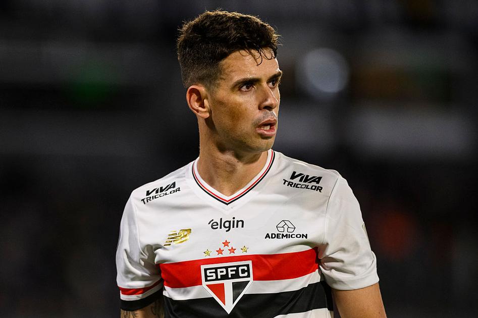 Paniek rond voormalig Chelsea-speler Oscar (34): middenvelder zakt in ...