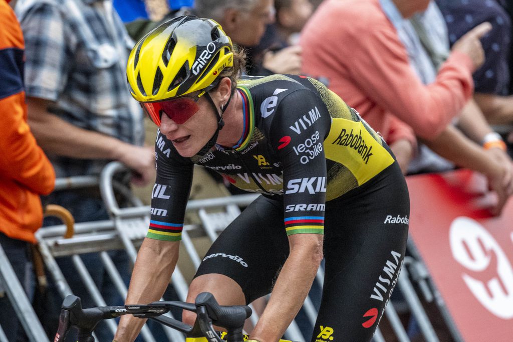 Moeilijke tijd voor wielerlegende Marianne Vos: 'Het was zwaar voor ...
