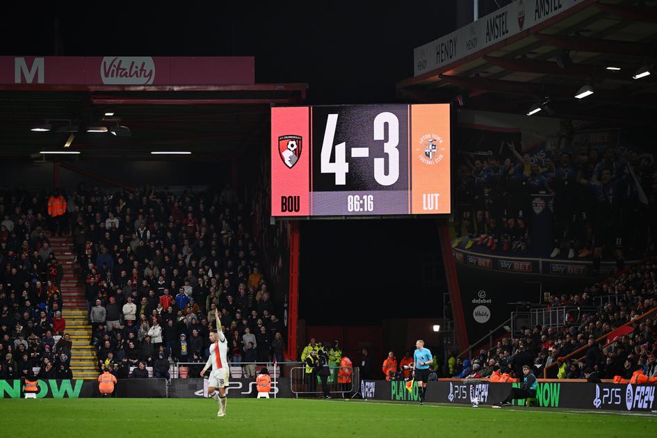 Bournemouth en Luton Town maken er een doelpuntenfestijn van op ...