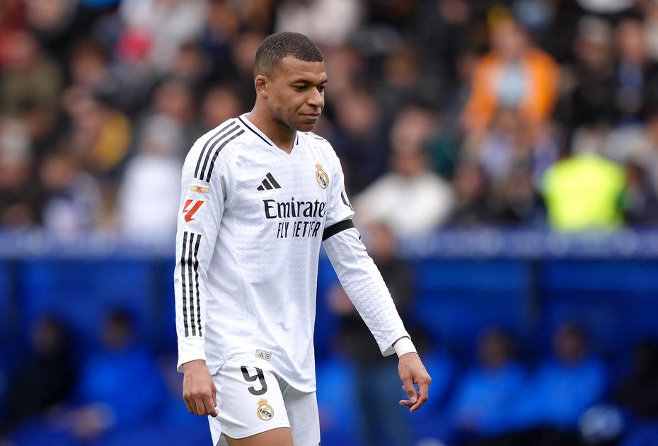 Kylian Mbappé ontvangt rood na bikkelharde tackle, Real Madrid vreest ...
