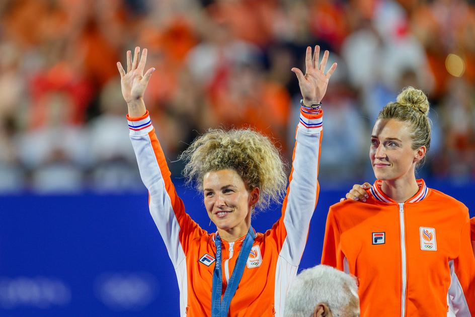Oranje-hockeyster Maria Verschoor begaat grote feestblunder: 'Het spuit ...