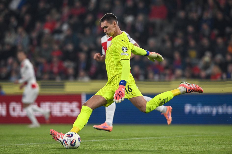 Dubbele domper: PSV-doelman zit na blamage met Tsjechië vast op een eiland | Sportnieuws.nl