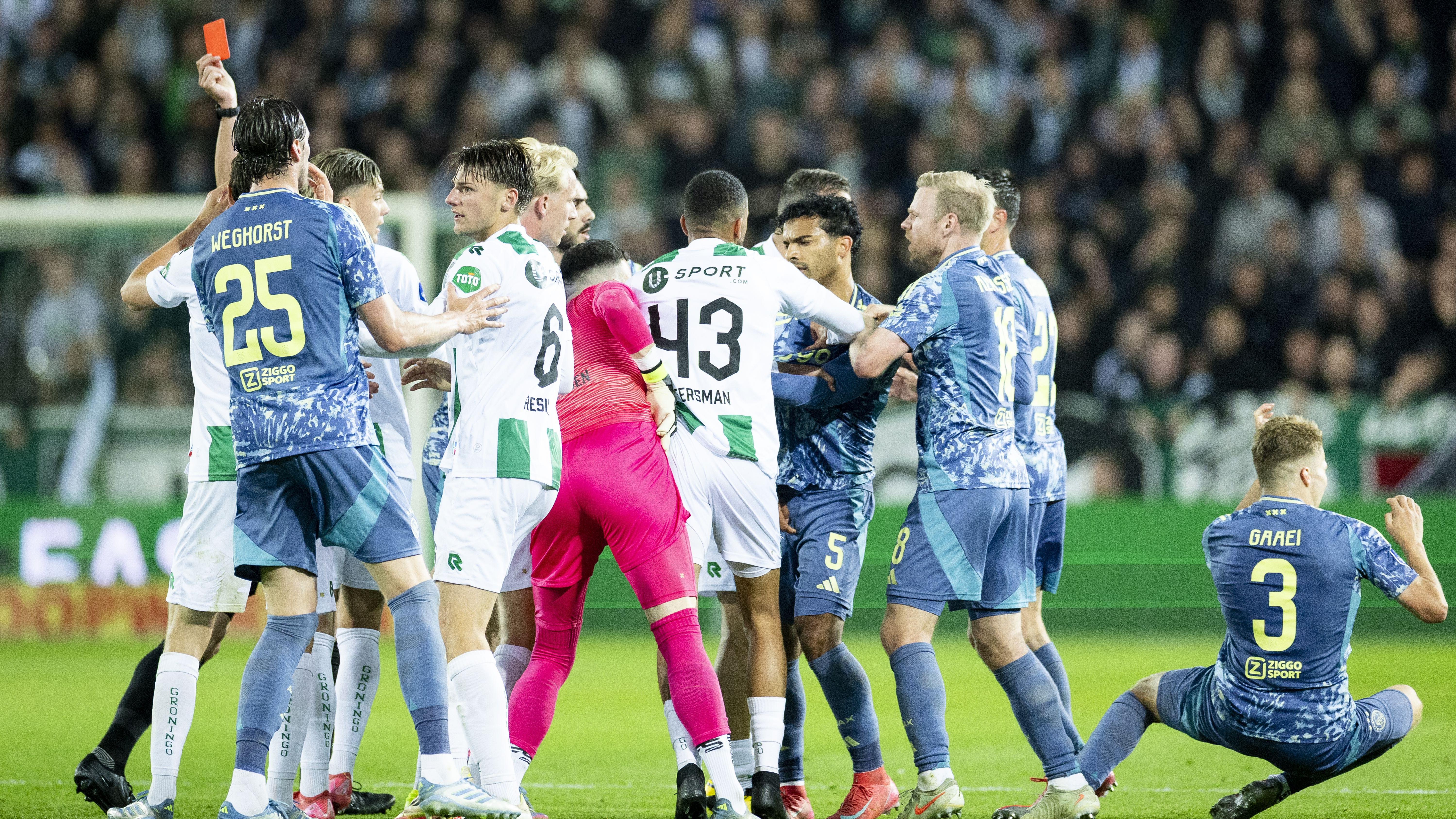 FC Groningen - Ajax eindigt in flinke knokpartij: emoties lopen hoog op ...