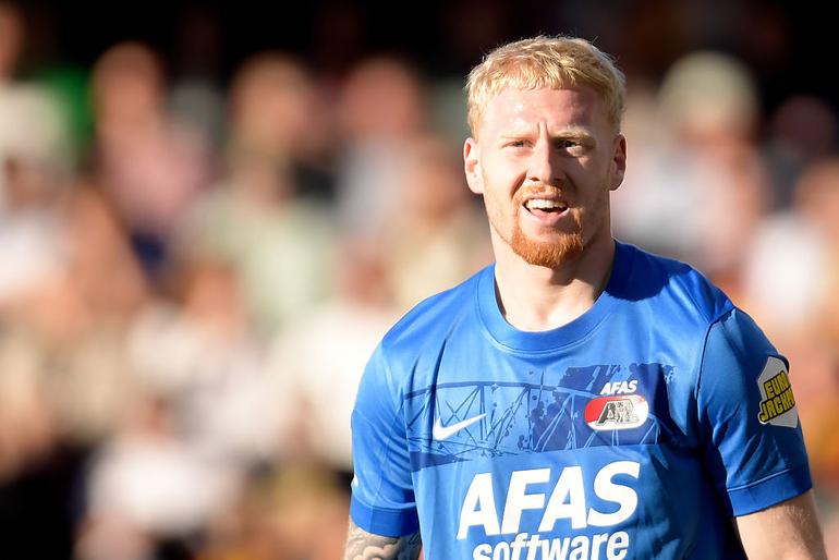 AZ-spits Mexx Meerdink neemt tijdens vakantie ingrijpend besluit over ...