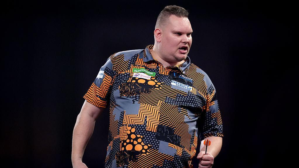 Nederlandse darter doet Duitser pijn op WK darts, vierde landgenoot in ...