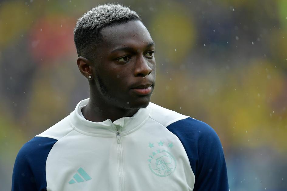 Voormalig Ajax-speler Mohamed Daramy fileert Ajax: 'Nep en er was iets ...