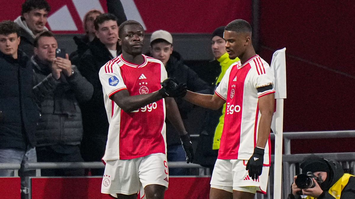 Brian Brobbey, Jorrel Hato en Mats Wieffer moeten uitkijken: gele kaart levert Europese ...