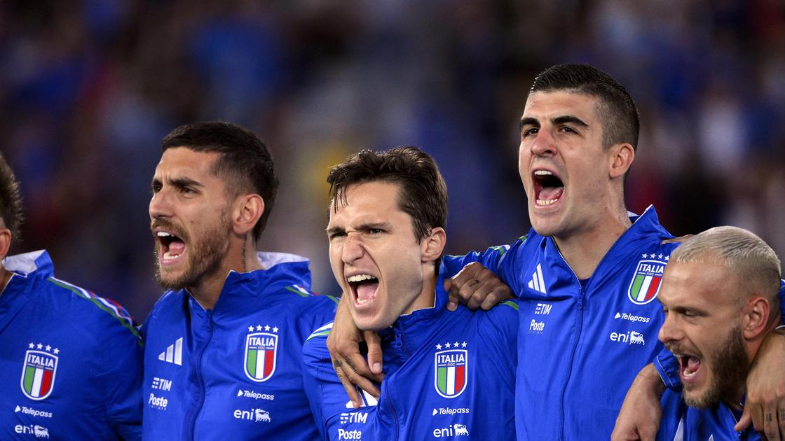 Het volkslied van Italië: spelers zingen vol passie dat ze 'bereid zijn ...