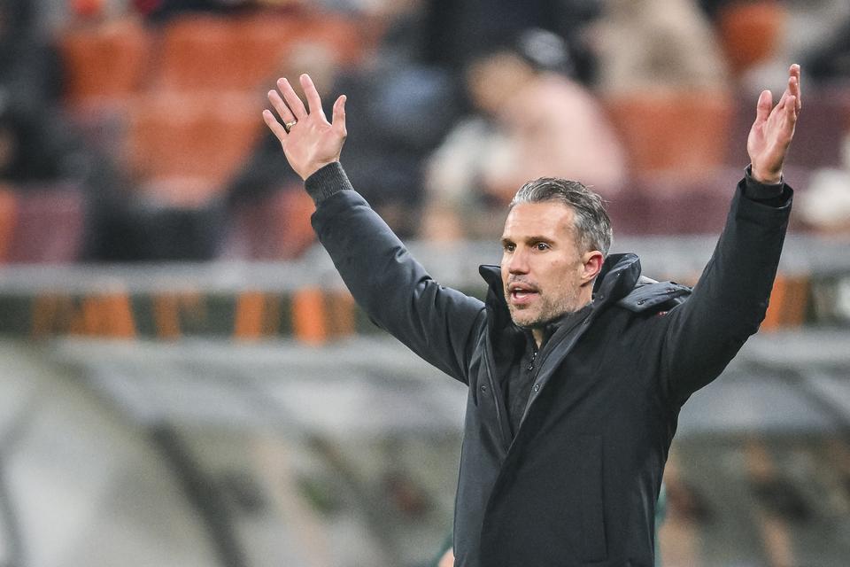 Rol van zoon (19) Robin van Persie in malaise Feyenoord onder de loep ...