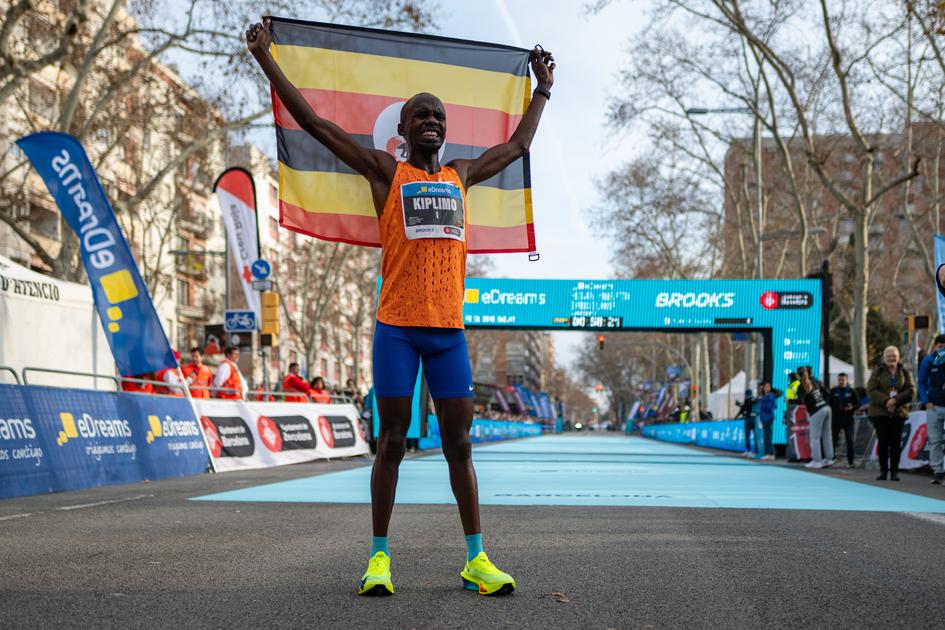 Wereldrecord op halve marathon met 49 seconden (!) verbroken tijdens ...