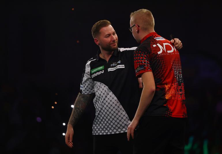 Uitslagen WK darts | Nederlander spuit met insectenspray en verliest ...