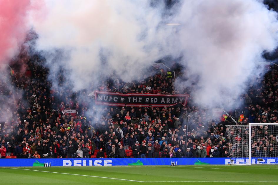 Manchester United jaagt fans op extra kosten na crisisseizoen: 'We ...