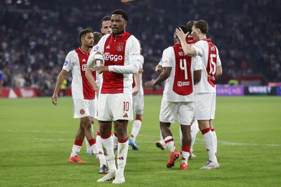 Francesco Farioli besluiteloos na twee spitsen in actie bij Ajax: 'Het ...