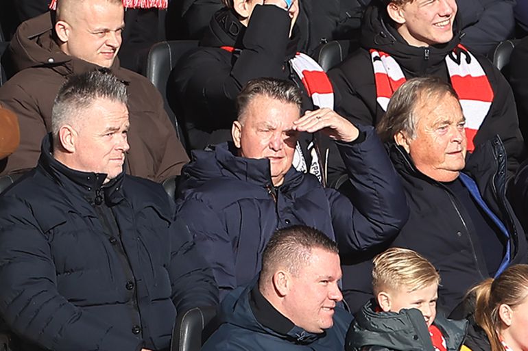 Louis van Gaal laat met veelzeggende woorden van zich horen in ...