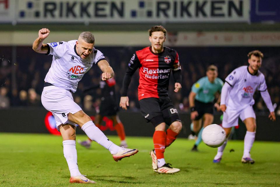 Bryan Linssen komt met de schrik vrij na moeizaam bekerduel tegen De ...