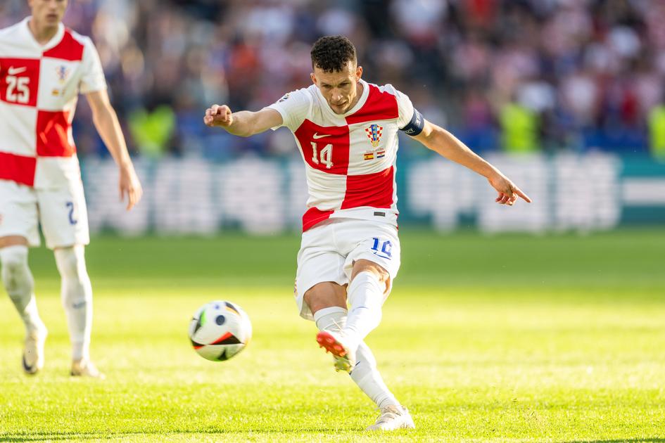 Ivan Perisic wil 'alle spelers pushen' tot genoegen van Peter Bosz ...