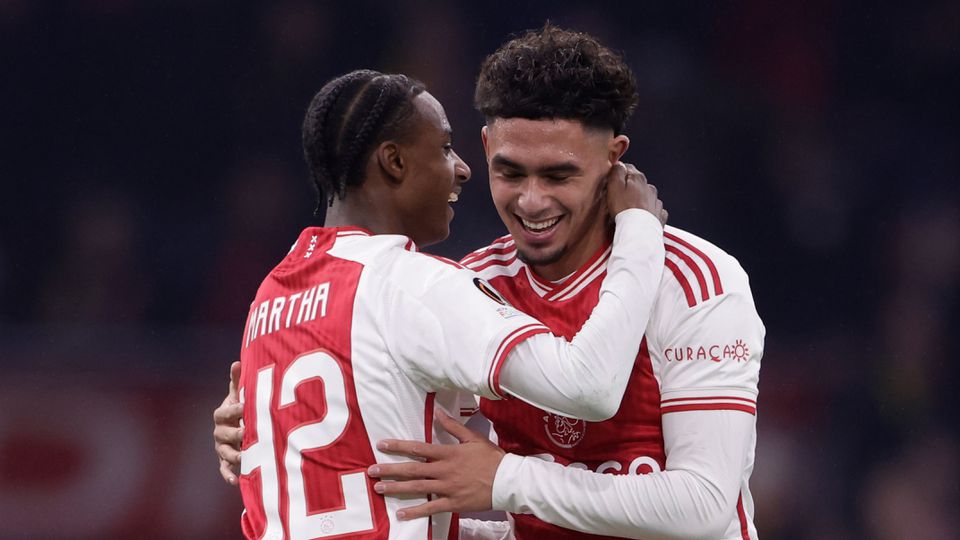 Tristan Gooijer krijgt basisplaats bij Ajax tegen RKC Waalwijk; Josip Sutalo en Chuba Akpom ...
